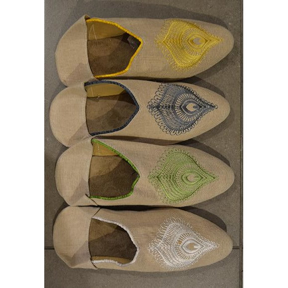 Linen slipper with peacock feather